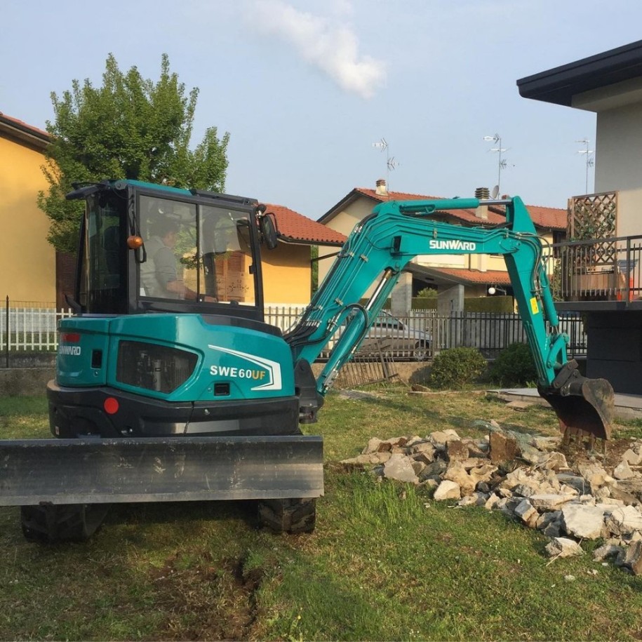 Mini pelle SUNWARD SWE60UF